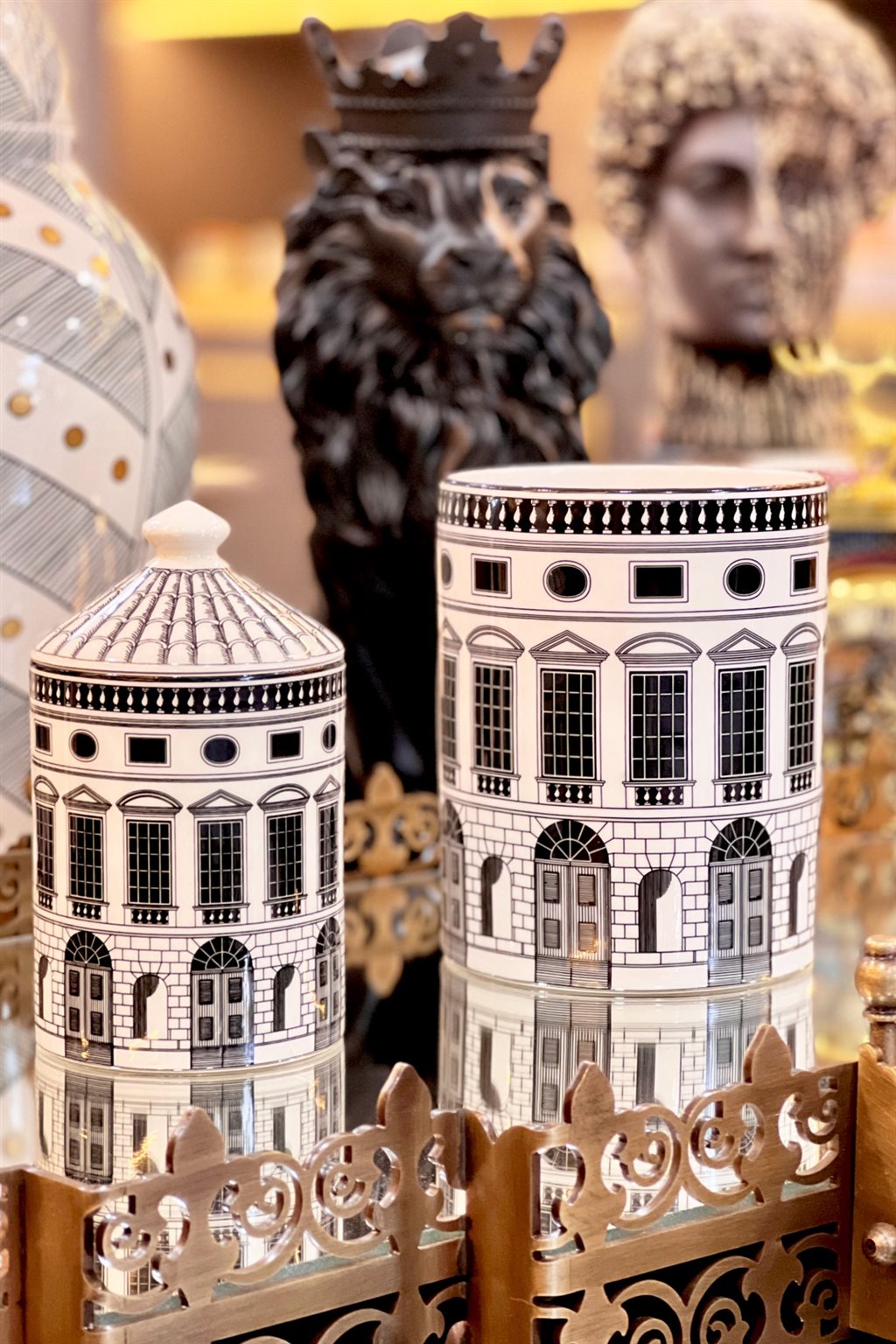 Building Themed Candle