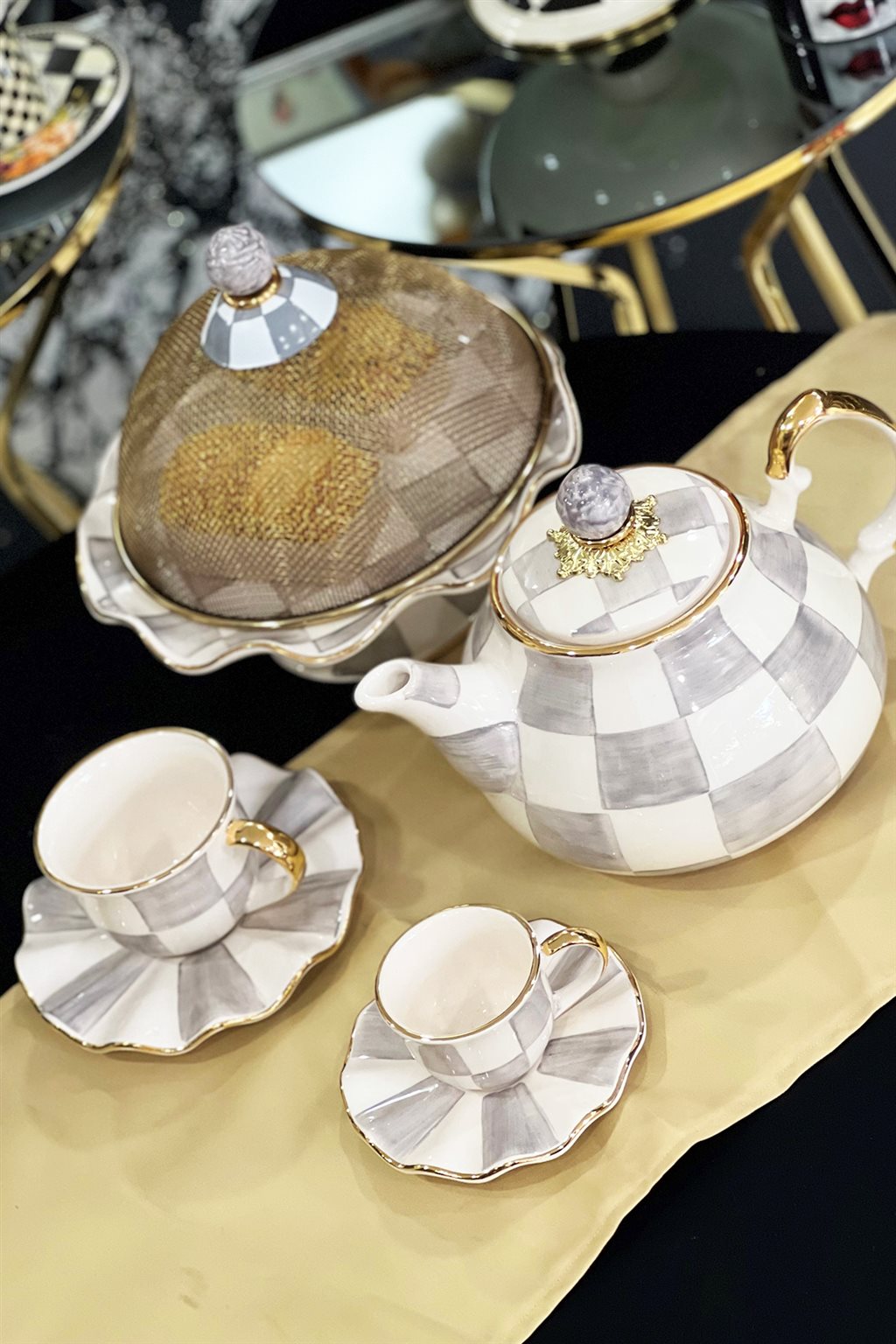 Checkered Gray Chubby Teapot