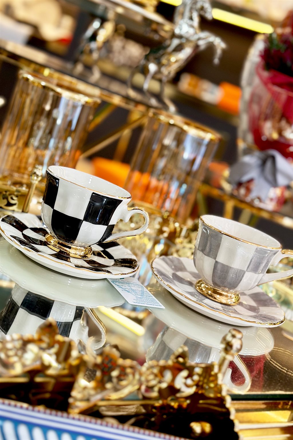 Checkered Black Gold Leg Set of 2 Tea Cups