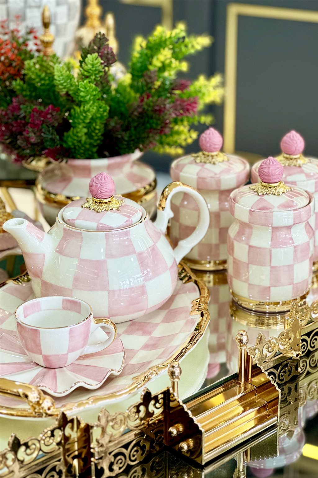 Checkered Pink Chubby Teapot
