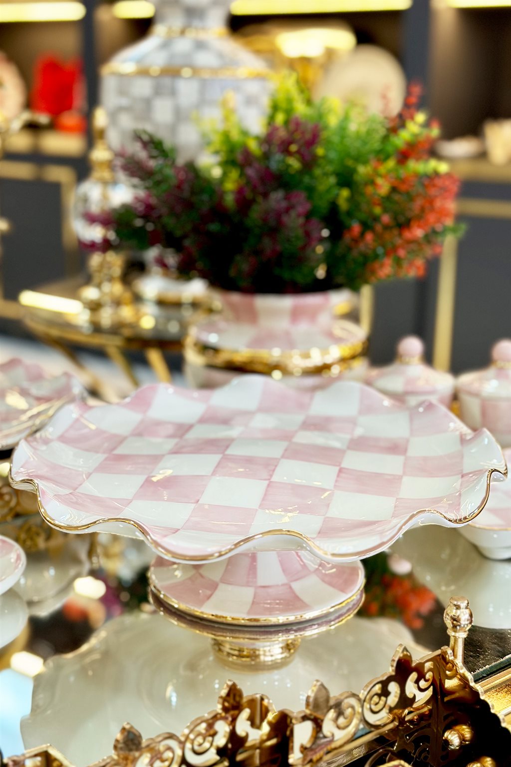 Checkered Pink Big Size Cake Stand